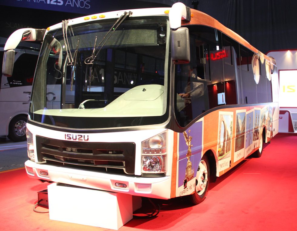 Isuzu presenta su autobus ELF 600 – Transporte.mx